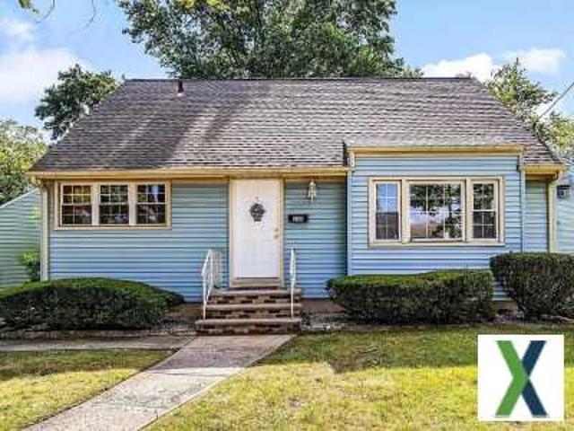 3 bd, 2 ba, 1300 sqft House for rent Roselle, New Jersey