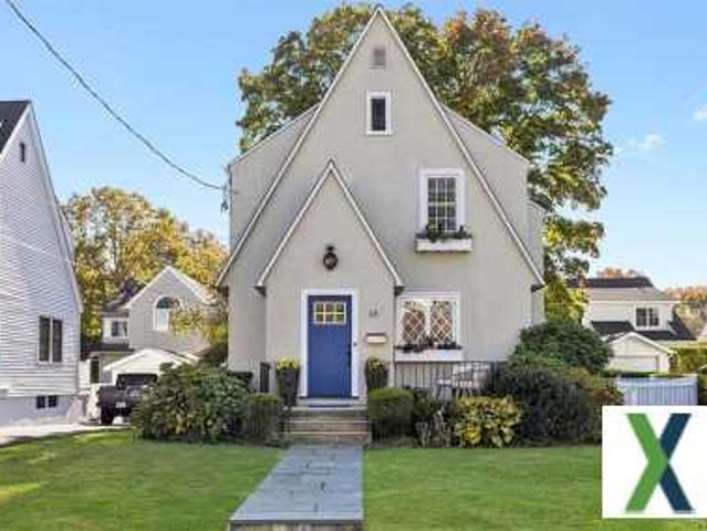 4 bd, 2 ba, 2193 sqft Home for sale Rye, New York