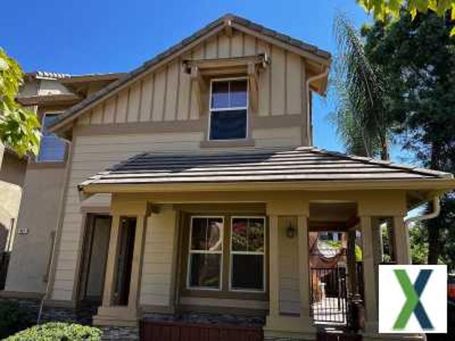 4 bd, 3 ba, 2084 sqft Home for rent Brentwood, California