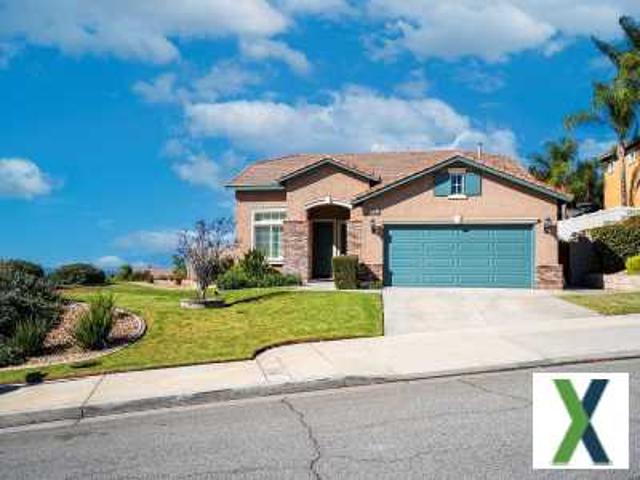 4 bd, 3 ba, 2225 sqft House for rent Highland, California