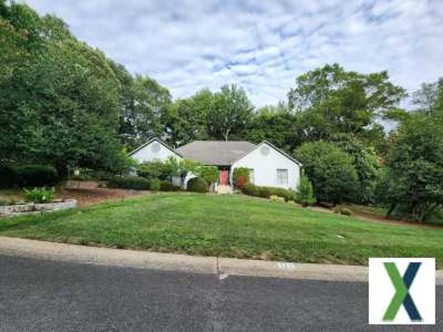 4 bd, 3 ba, 2352 sqft House for rent Matthews, North Carolina