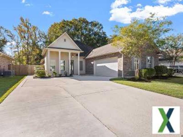 4 bd, 3 ba, 2331 sqft Home for sale Prairieville, Louisiana