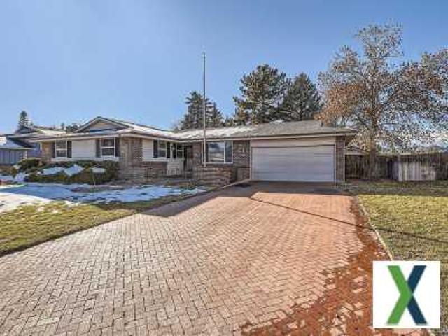 4 bd, 3 ba, 2404 sqft Home for sale Columbine, Colorado