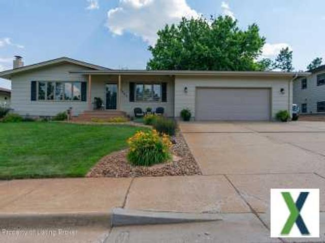 4 bd, 3 ba, 2664 sqft Home for sale Dickinson, North Dakota