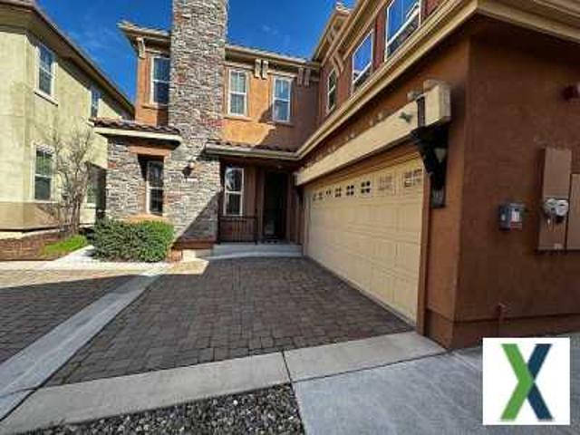 4 bd, 3 ba, 2639 sqft Home for rent Brentwood, California