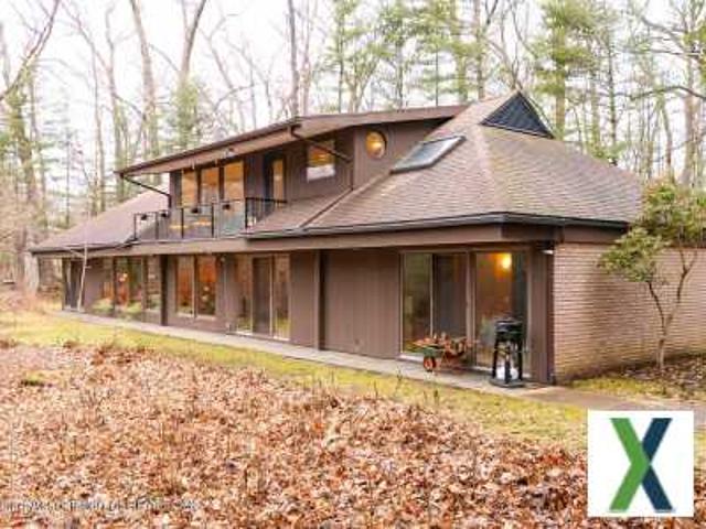 4 bd, 3 ba, 2956 sqft House for sale Okemos, Michigan
