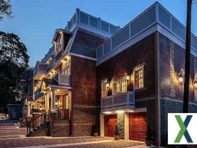 4 bd, 4 ba, 1557 sqft Townhome for rent Winchester, Massachusetts