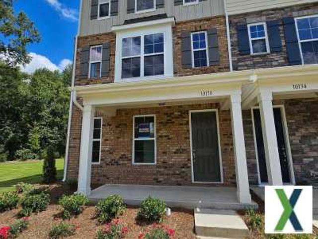 4 bd, 4 ba, 2050 sqft Townhome for rent Mint Hill, North Carolina