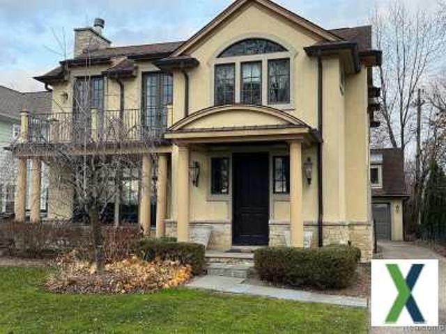 3 bd, 3 ba, 2500 sqft Condo for sale Birmingham, Michigan