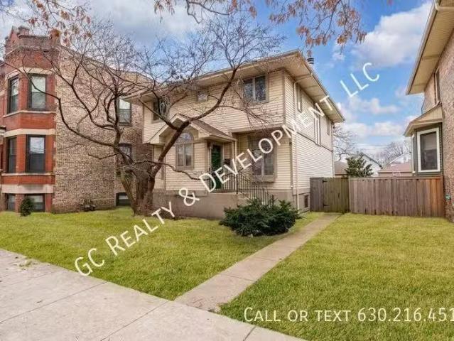 4 BDRM 2.5 BTH / SS APPL / BASEMENT / FENCED YARD / W&D IN.