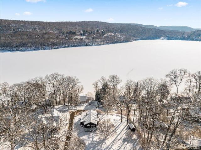 4 Beachway Drive