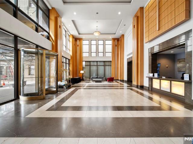 4 Beacon Way # 1804