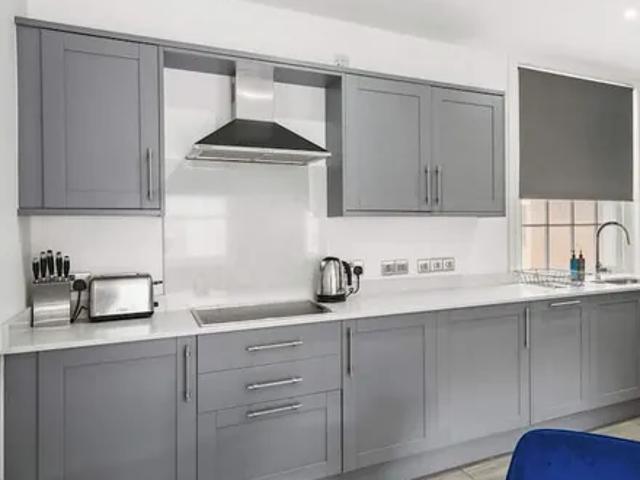 4 Beauchamp Pl | Studio apartment for rent #165117531 | Rentberry