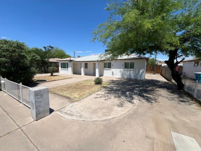 4 Bed/2 Bath House with Rooms Available