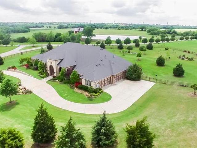 4 Bed 4 Bath House 2845 BEAR CRK for sale in Celina, Texas
