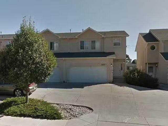 4 Bed 4 Bath Townhouse with Massive Basement Bedroom Availab.