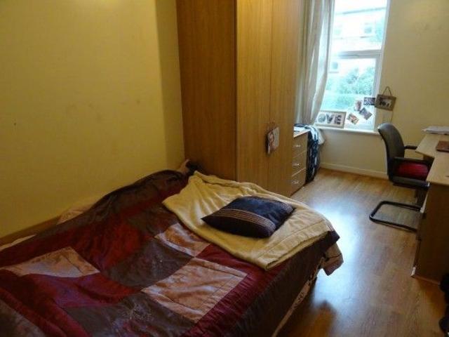 4 Bed 18 Midland Road, Hyde Park, Ls6