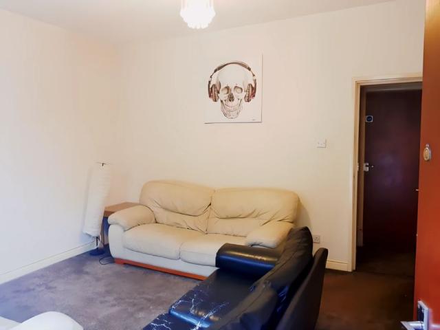 4 Bed 1 Bath
