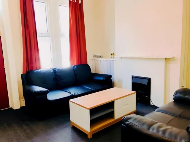 4 Bed 1 Bath