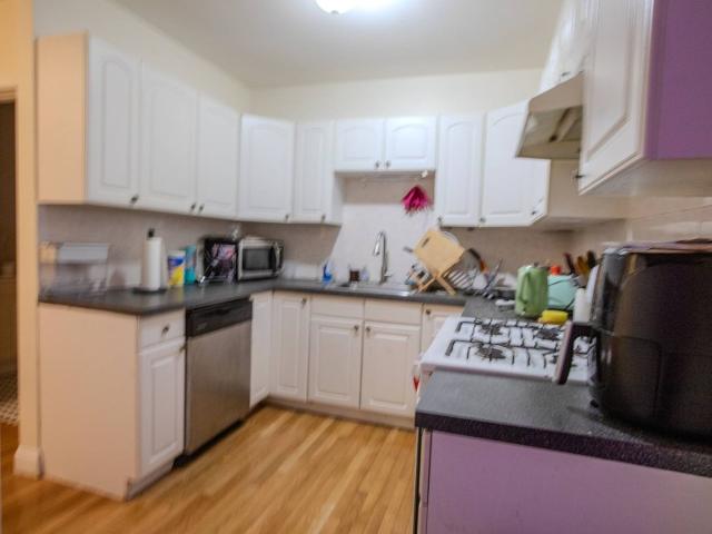 4 Bed, 1 Bath TWO MONTH'S FREE Steps from Boston University BU and Coolidge Corner
