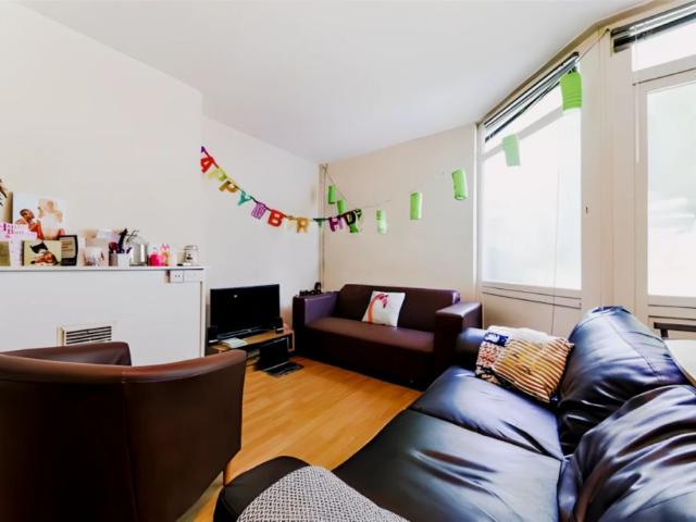 4 Bed / 2 Bath