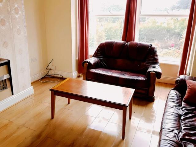 4 Bed 2 Bath