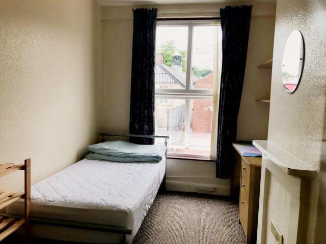 4 Bed / 2 Bath