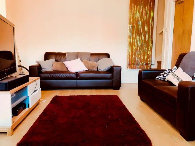 4 Bed 2 Bath