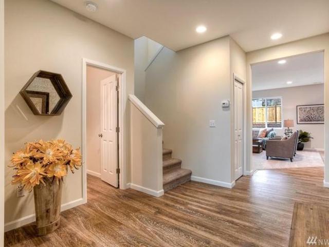 4 Bed 2 Bath House 5216 52nd St W #1015 for sale in University Place, Washington
