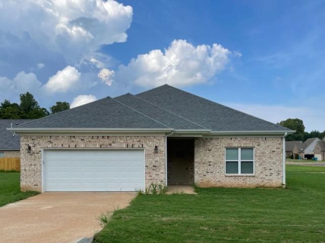 4 bed, 2 bath in Atoka. BUILT IN 2022