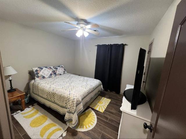 4 bed 2 full bath high speed WiFi