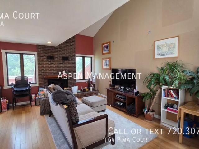 4 Bed 2.5 Bath Townhome in South Boulder!