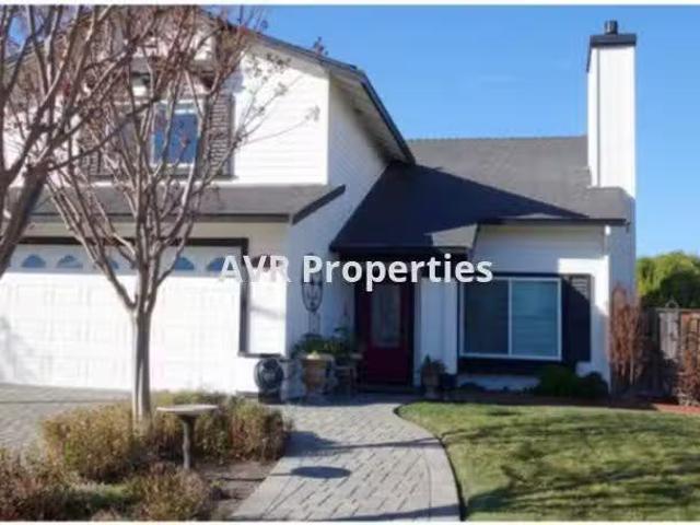 4 bed / 2.5 bath Single family rental 1337 Morning Glory Cir