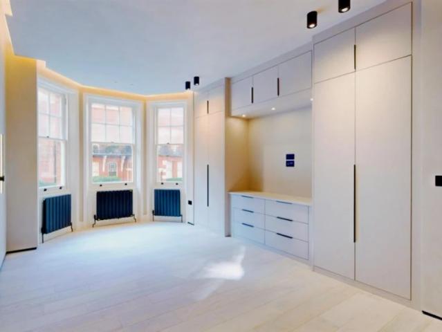 4 Bed 3 Bath, 3