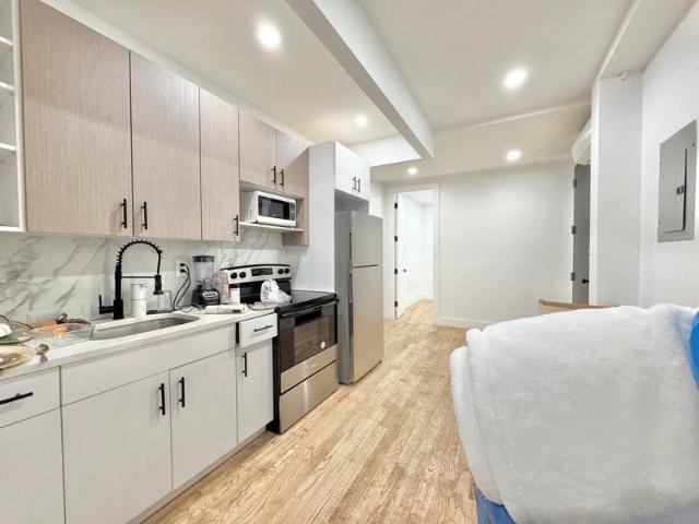 4 Bed 3 Bath Duplex