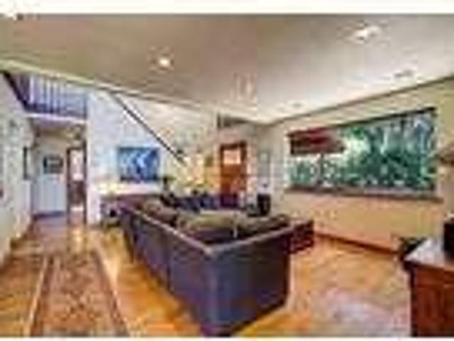 4 bed 3 bath lake front house in Lower Lake California