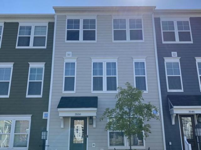 4 Bed / 3.5 Bath Townhouse Available 7/10/26
