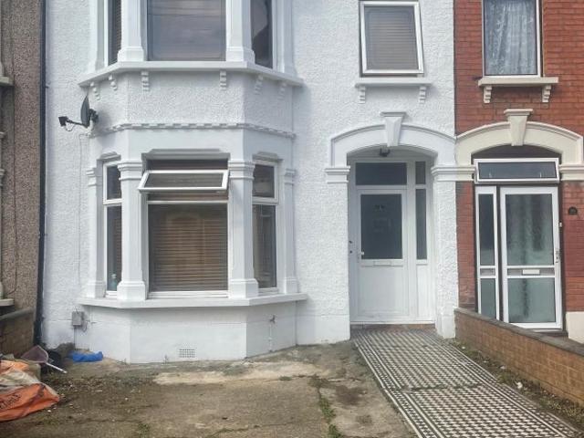 4 Bed Terraced House | 2 Bath | Parking | IG3