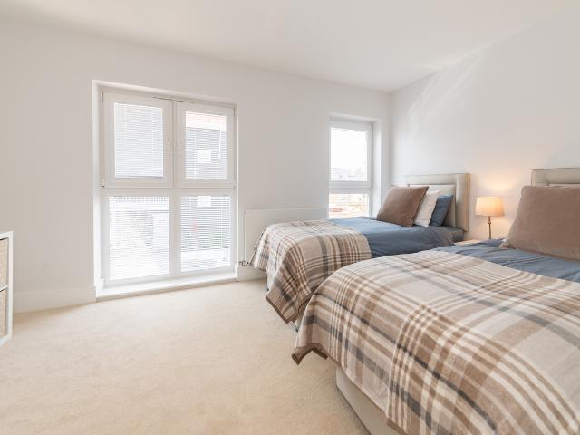 4 bed Terraced House To Let