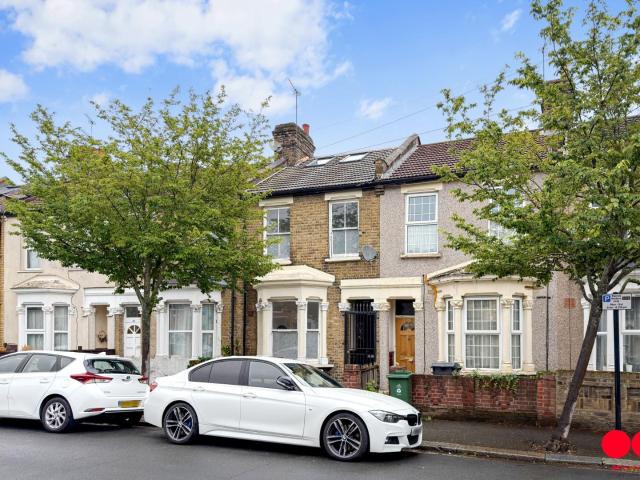 4 bed terraced house to rent in Cobbold Road, Leytonstone