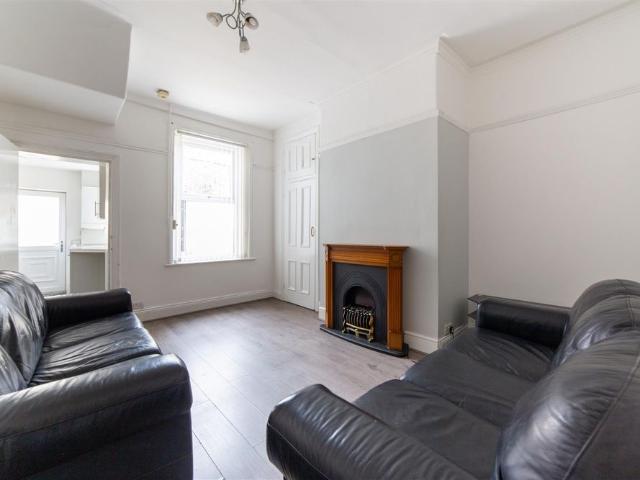 4 bed terraced house to rent in Warwick Street, Heaton, NE6