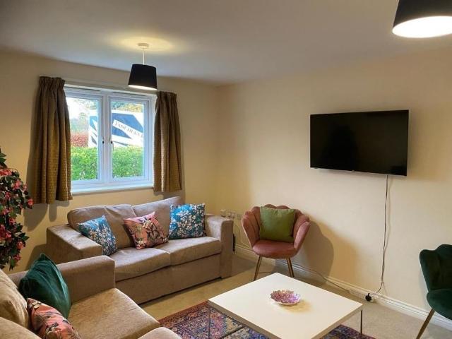 4 Bed Terraced House, Topper St, CB4