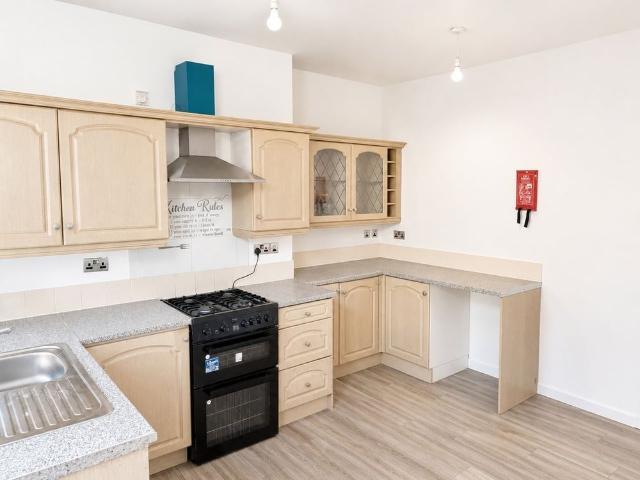 4 Bed Terraced House, Victoria Grove, LS9