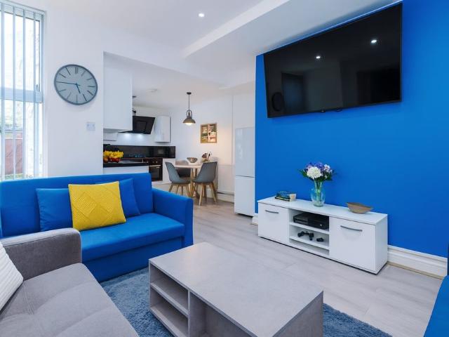 4 Bed Terraced House, Walton Breck Road, L4