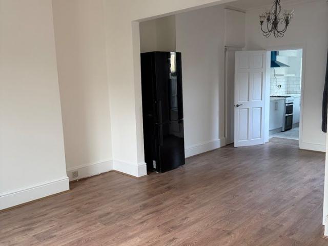 4 Bed Terraced House, Wentworth Road, E12