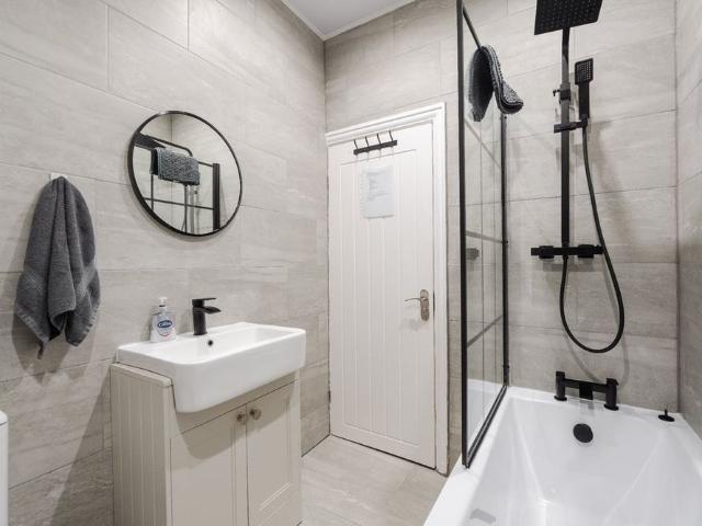4 Bed Terraced House, Wearedale Road, L15