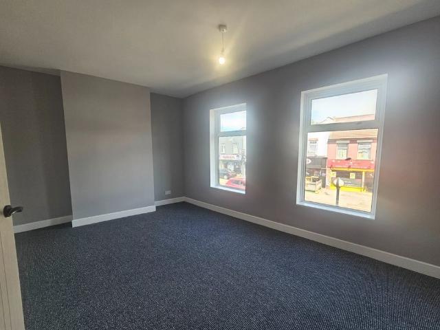 4 Bed Terraced House, Whitehorse Road, CR7