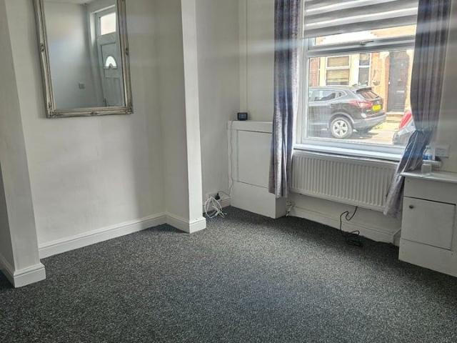 4 Bed Terraced House, Wilford Crescent East, NG2