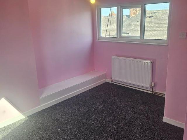 4 Bed Terraced House, Woodbine St, L5