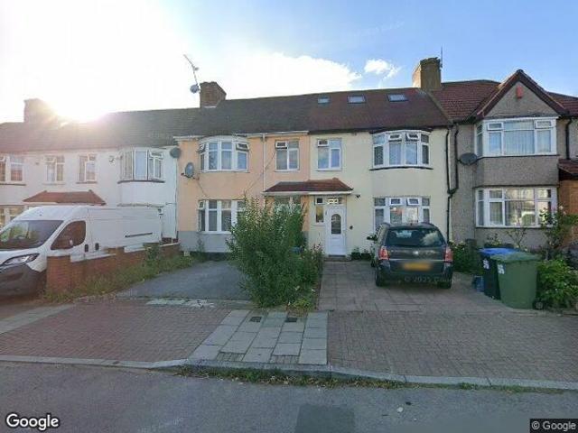 4 Bed Terraced House, Woodstock Road, HA0